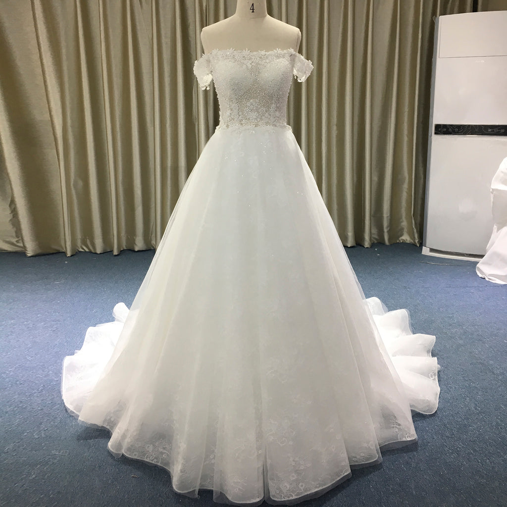 El mejor vestido de novia de encaje de corte A con escote transparente ...